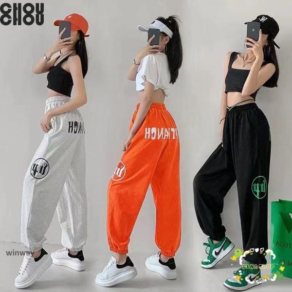 このアイテムは、欧米風のストリートスナップにインスパイアされた運動パンツです。文字プリントが特徴的で、ヒップホップやカジュアルなスタイルに最適です。ルーズなデザインとウエストゴムが快適さを提供します。また、足首のパンツは夏に適しています。で...