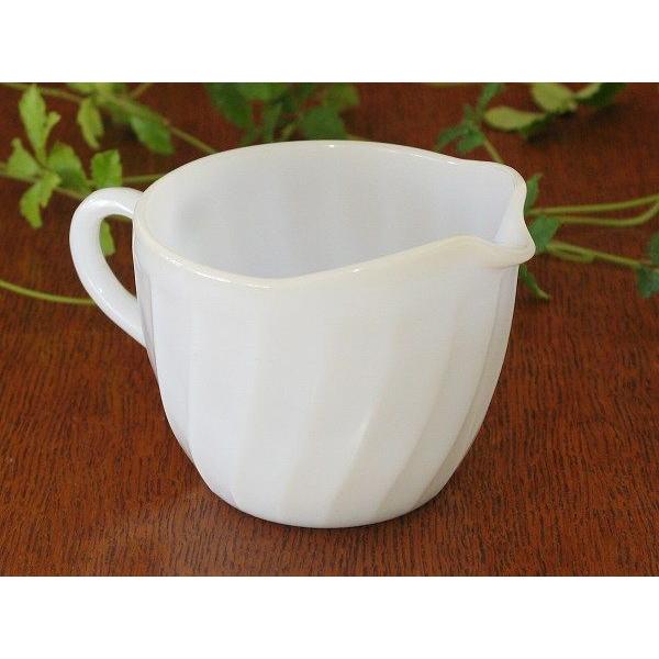 1949〜1962年の生産です。経年のスリキズヨゴレ等ありますが年代的には艶もあり比較的程度良好。製品性質製造上の白いヘアライン、ホワイトスポット、着色等が所々みられます。●幅11.8cm直径8.5cm高さ7.4cm●ゆうパック６０サイズで...