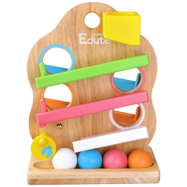 「商品情報」チョウチョ・テントウムシ・ハチのイラストがプリントされた木がモチーフのスロープトイ。黄色の煙突にボールを入れると、カラフルなスロープをボールが転がっていきます。スロープの最後には鈴がチリン♪とかわいい音を奏でます。ボールの色とス...