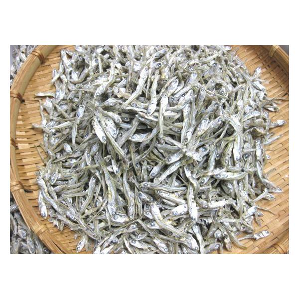 無添加！自然のまま！カルシウム不測の方に！お子様やご年配の方に！２袋のお得セット！サイズについて時期によって大小があります。商品名：食べる小魚産地：山口県周防大島産原材料：かたくちいわし（山口県産）、食塩内　容：１５０ｇ×2袋保存方法：直射...
