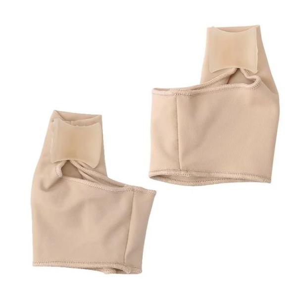 靴下のように履くだけで簡単に装着できる外反母趾サポーターです。薄いのでそのまま靴を履くこともできます。親指付け根の外側の部分にはシリコンパットを内蔵。外反母趾の痛みを軽減します。また親指の内側のシリコンパットは足の歪みを正常な状況へ矯正する...