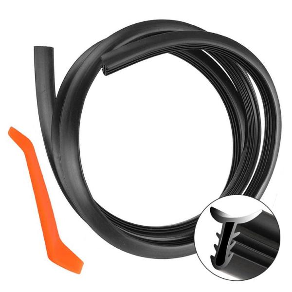 走行中の振動により、ダッシュボードとフロントガラスの隙間から発生する不快なビビリ音(振動音)を抑制する、長さ約1.6mのゴムモールです。必要な長さにカットして、弛まないよう軽く引っ張りながらフロントガラスとダッシュボードの隙間に押し込むだけ...