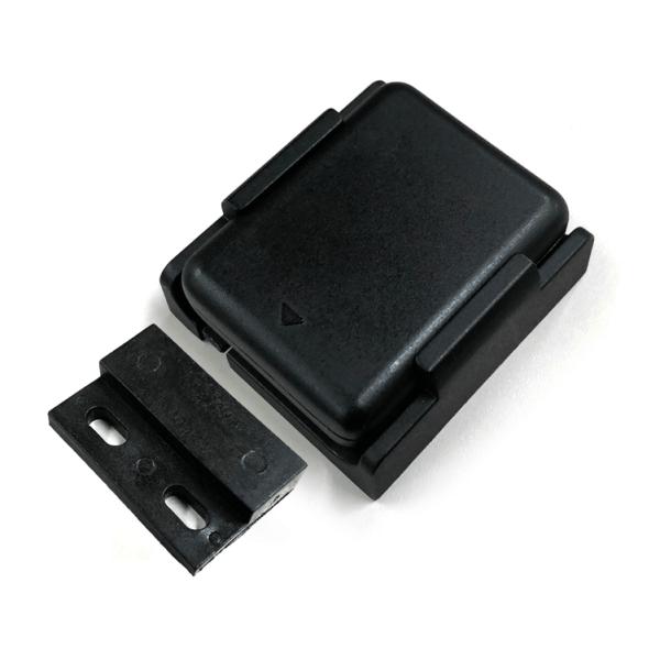 【特徴】・ワンタッチカーセキュリティBEE737-S本体に追加することでボンネットやドア、トランクなどの開閉を検知して警報します。・開閉させる対象物にワイヤレスドアセンサーが１個必要になります。BEE737-S本体に最大4個登録することがで...