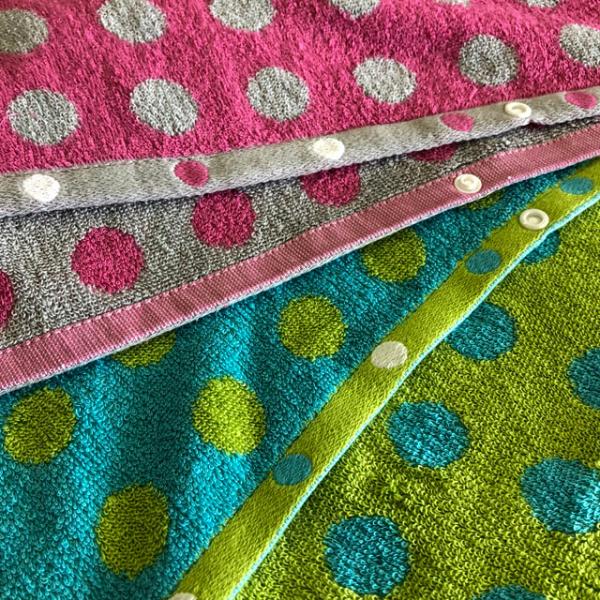 【発売日：2022年10月06日】・バスタオル スナップ付きタオル ドット 抗菌 防臭加工 Macky&amp;Lucky ML ミニバスタオルサイドにスナップの付いたかわいいドッド柄バスタオル。タオルとしてだけでなく、スポーツやコンサート...