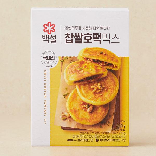 #商品の特徴 : POINT韓国の屋台スイーツがご自宅で楽しめる！[CJ] 白雪 もち米ホットクミックスは、400gの贅沢なサイズで提供されており、もちもちとした食感のホットケーキを簡単に作ることができます。韓国のおやつ文化を体験しながら、...