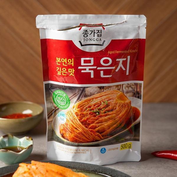 #商品の特徴 : POINT[宗家]ムグンジキムチは、長期熟成のこだわり抜いた逸品です。500gのボリュームで、家庭でも本格的な韓国料理を楽しむことができます。旨味が凝縮されたこのキムチは、食卓を彩るだけでなく、味噌や豚肉との相性も抜群。キ...