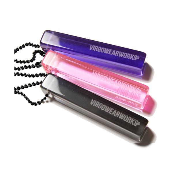 【発売日：2025年08月29日】鮮やかなカラーが印象的なホテルキーホルダー。半透明のアクリル素材でロゴがレーザー刻印で刻まれています。QUALITY : ACRYLICSIZE : ONE(H9cm , W1.5cm , D1.5cm)