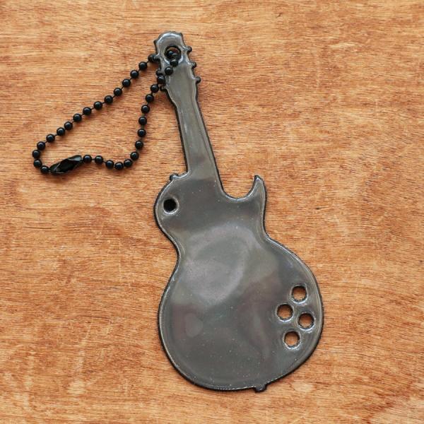 size：9.8×4.8cm　チェーンの高さ5cm材質：Reflomax 反射材(ソフトタイプ)　キーチェーン原産国：スウェーデン Glimmis グリミスCE取得(ヨーロッパ安全基準)※両面に反射素材を使用しています。※表面の小さなマーク...