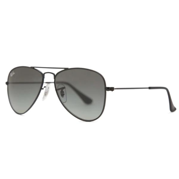 フレームの詳細ブランド:Ray-Ban Kidsメーカー:Luxottica Italia srlUPC:8053672835229性別:子供Age:ティーン発売年:2017フレームカラー:Shiny Blackフレーム形状:アビエイターフ...
