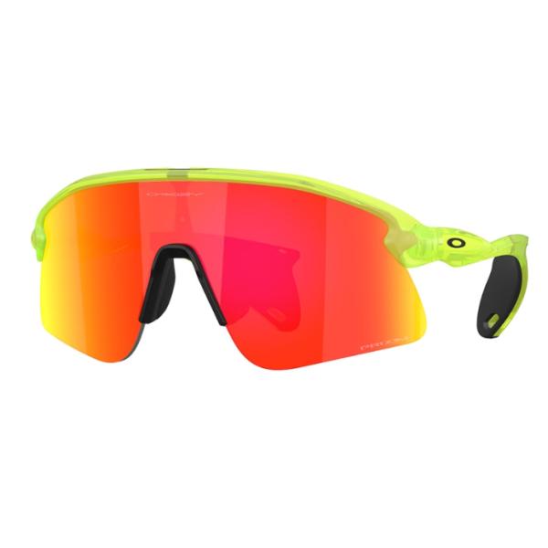 フレームの詳細ブランド:Oakleyスポーツカテゴリー:ランニング, サイクリングコレクション:Stunt Devilメーカー:Luxottica Italia srlUPC:888392677273性別:ユニセックス発売年:2025フレー...