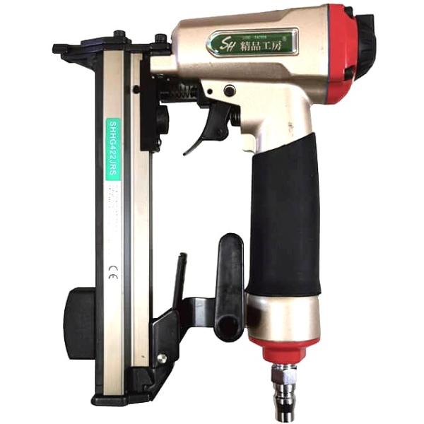 （仕様）・質量：約0.98kg・サイズ：H：173mm × L：235mm × W：45mm・ステープル装填数：100本（特徴）・排気口360° 回転弁付き!ホコリ防止!・腰掛けL型プラスチックフック付き付き!・精品工房だけのスライドスイッ...