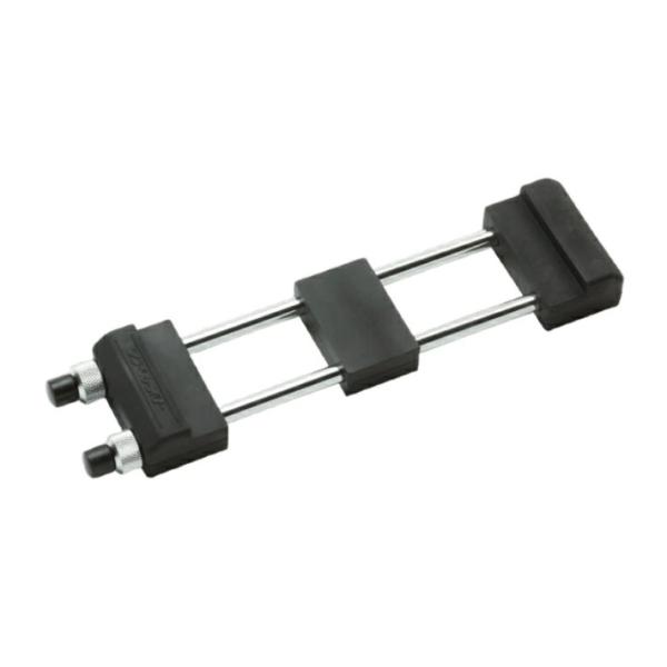 折れ易い砥石、小さい砥石にはセンター付をご使用ください。鉄製の丈夫なフレーム滑りにくく,なじみの良いゴム製の台座砥石が折れにくいセンター付（センターは移動可能）寸法：286×70×30mm適用砥石寸法：183〜210mmフレーム材料：鉄（ク...