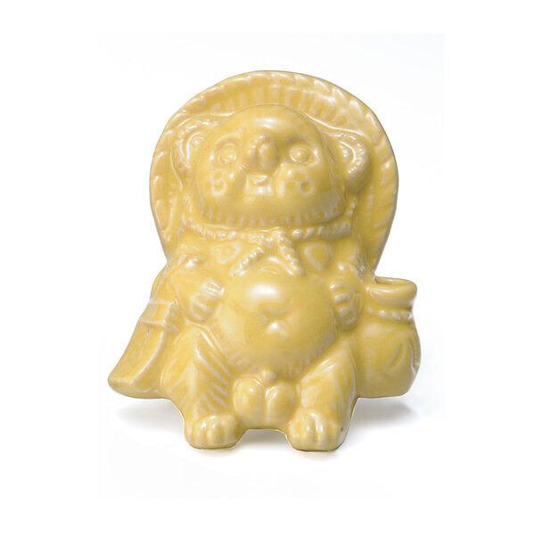 インテリアして飾りやすいキュートな信楽焼の「たぬき」。商売繁盛や金運アップなど縁起物のラッキーアイテムです。サイズ : 約 70 x 85 x 55 mm材質 : 陶器※ 商品の性質上、色彩・柄・形状等が多少異なる場合がございます。