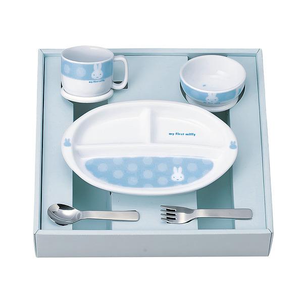 かわいいミッフィーのベビー食器セット。自分で持ちやすい、少し短めのスプーン・フォーク。プロテクター付きで形状や素材にこだわり、自分で食べるための工夫がうれしい離乳後期用のセットです。商品 : ベビー茶碗（φ90×45mm），ベビーマグ（φ7...