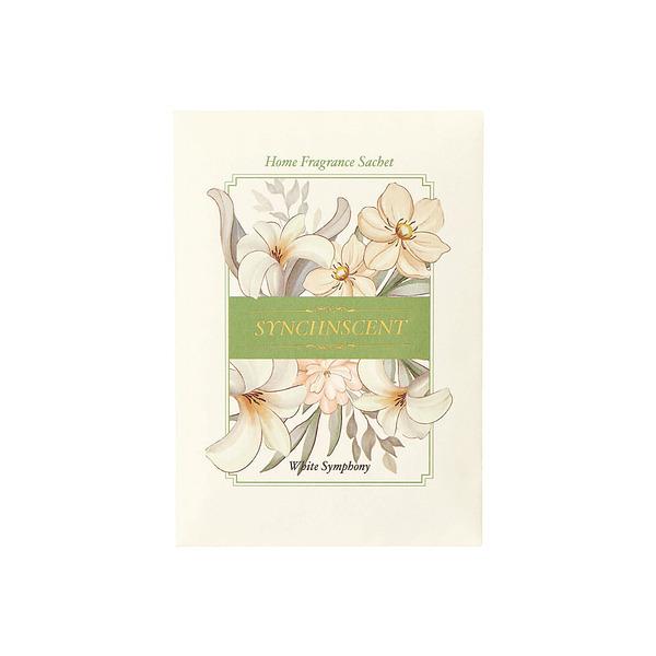 ゼラニウムやマグノリアの華やかなフローラルにホワイトムスクを調和させた清楚なフローラルサボンの香り。ナチュラルで華やかなパッケージと優雅な香りが、ライフスタイルを華やかに彩ります。サイズ : 約 W120 x H162 x D8 mmMAD...