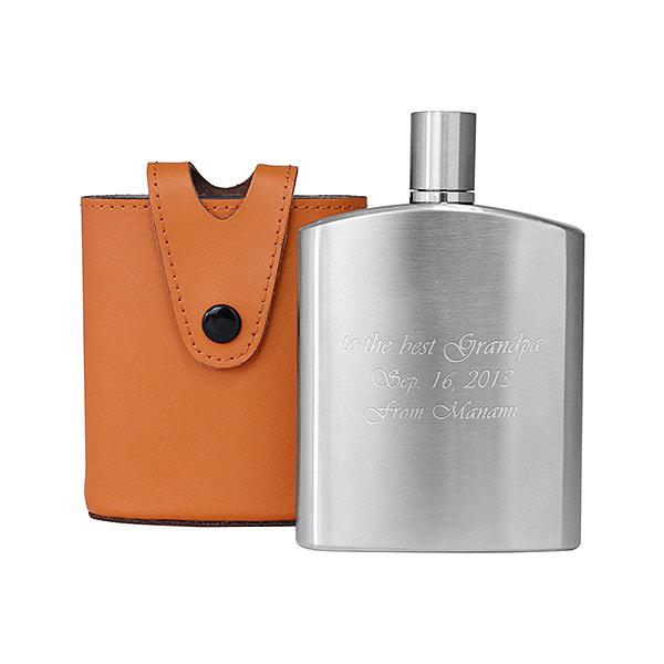 釣りや登山、キャンプなどのアウトドアや旅行、出張などでの携帯に最適な、ウイスキー用の水筒です。「ウィスキーボトル」の他に「スキットル」や「ヒップフラスコ」とも呼ばれています。ウイスキーを入れる際に便利なミニ漏斗 (じょうご)、ベルトに通して...