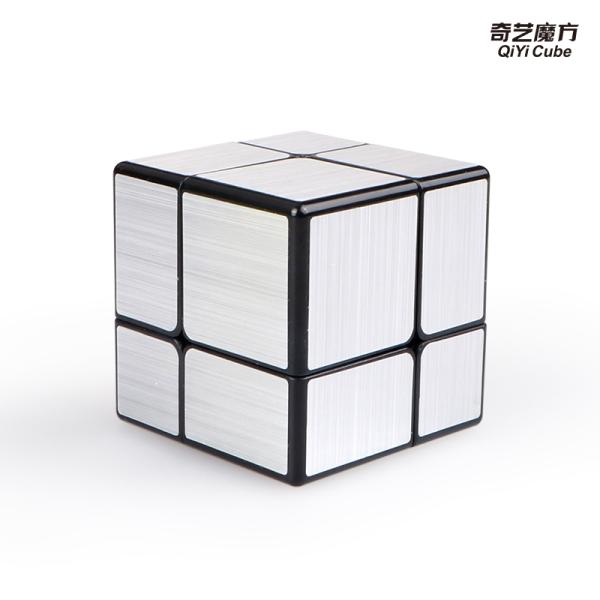 ミラーブロックス形状の2x2x2キューブ
