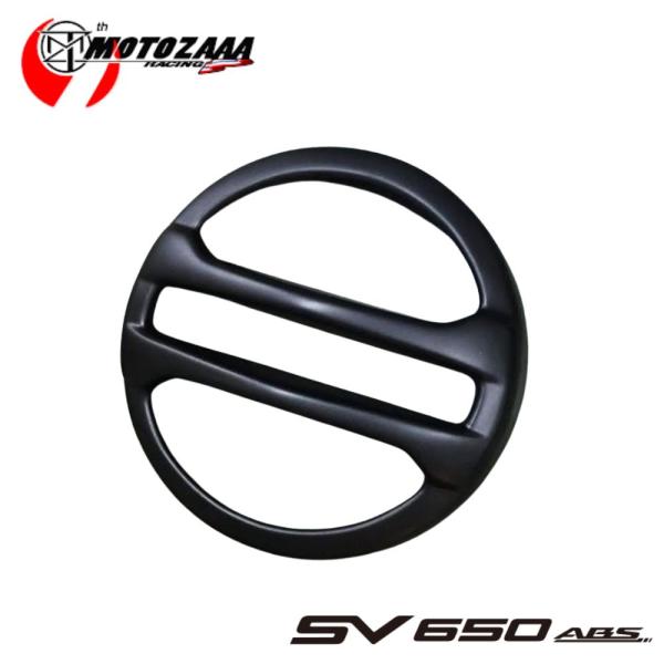 ヘッドライトを保護しつつ精悍なフロントフェイスを演出！SUZUKI SV650 ABS 専用ヘッドライトガード  強度のあるABS樹脂製ガードが飛び石や虫などの衝突からレンズを守り、カスタム感も同時にアップ。  シンプルながら存在感のあるデ...