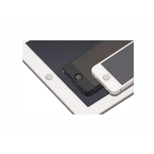 【商品紹介】カーボンファイバー素材を使用したホームボタンシールです。ポッティング加工という透明樹脂を乗せる手法で適度な厚みと質感を実現しました。パッケージにはブラックとシルバーの2色が同梱されています。対応機種:アップル社製 iPhone,...