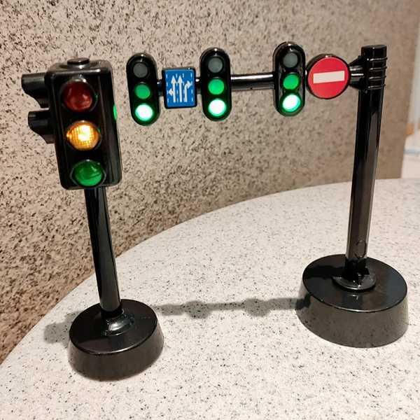 安全信号機,街路灯,駐車場,レンガ,道路,警告,速度,制限 安全信号機,街路灯,駐車場,レンガ,道路,警告,速度,制限