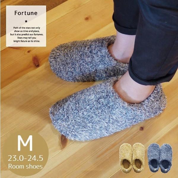 しなやかな質感・ぜいたくなボリューム感のあったかファブリックで、ゆったり趣味の時間。ふわふわ起毛に包まれて足元からあったか。かかとを倒してパブーシュに、かかとを起こしてルームシューズに、2WAYスタイルで楽しめるスリッパです。Mは約23.0...
