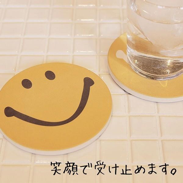 グラスに付いている水滴やテーブルにこぼれた水滴を驚くほど！素早く吸収。濡れてもコップと一緒にコースターが持ち上がる、とぼけた感じになることはありません。テーブルを傷つけにくく、すべりにくいコルク材を底面に使用。乾かせば吸収力が戻り繰り返し使...