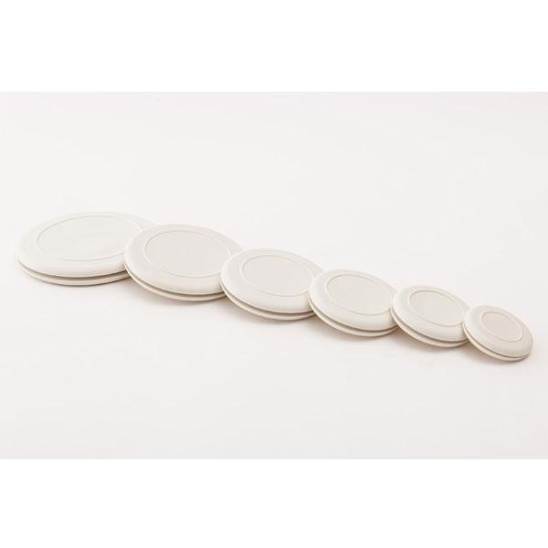 電線をボックス、配電盤等から引き出す為の穴を塞ぐ、または引き出された電線を保護します【特長】●RoHS2指令の適合商品です。【仕様】●メーカー:共和化学工業●型番:GB-22W (GB22W)●商品名:絶縁ゴムブッシング●入数:10個入/袋...