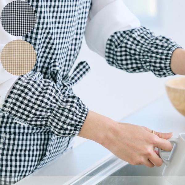 ＜12:00までのご注文で日・祝日以外は即日出荷！＞シンプルなギンガムチェックのショート丈のアームカバーです。ショート丈なので手軽につけやすく、裾をもって引き上げればサッとそでをまくる事ができます。ループ付きなので、使っていないときはフック...