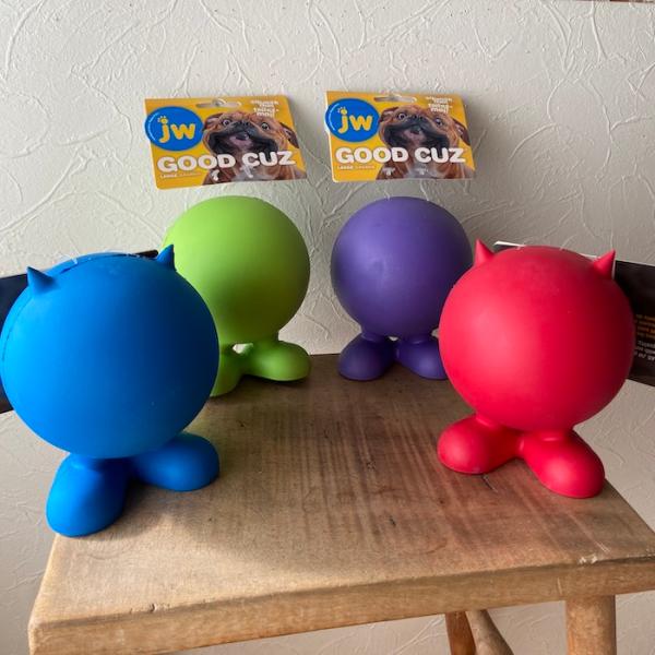 天然ゴムで作られた超丈夫なラテックストイです。大型犬にちょうど良いラージサイズです。ブゥ！ブゥ！音もなります。よく弾みます。丈夫で弾力性のある天然ゴムがなにかを噛んでいたい犬たちの欲求を満たしてくれます。有害な原料を使わず、安全な天然ゴムの...