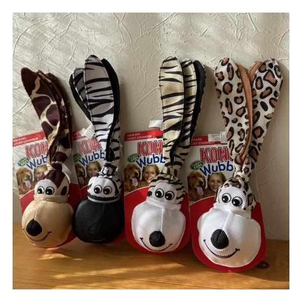 KONG Wubba Floppy Ear LargeKONG　ウァバ　フロッピーイヤー　Ｌサイズ丈夫な犬用玩具としてポピュラーな「ＫＯＮＧ」のオモチャですヒラヒラの耳・・・咥えやすく、投げやすく、拾いやすいです。何よりヒラヒラしていると愛...