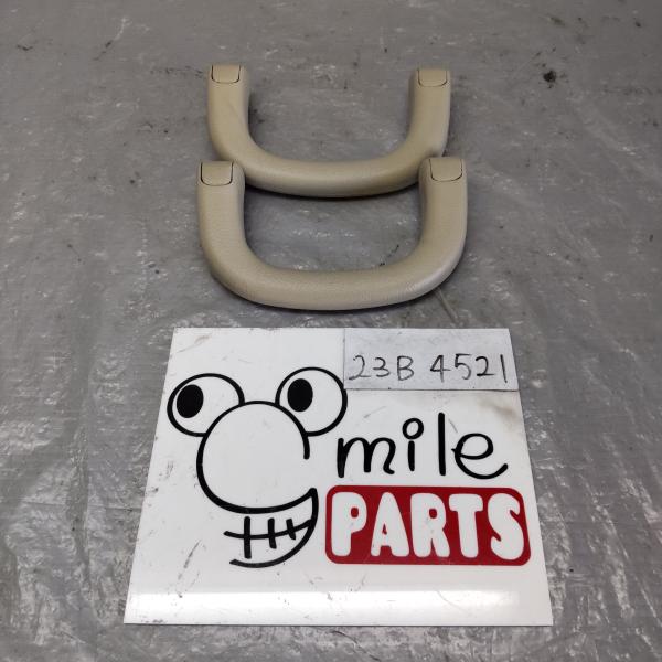 ☆土曜日・日曜日・祝日は休業日です☆☆領収書・納品書発行なし☆※ご入札前に必ずパソコン版の画面にて注意事項などを閲覧頂きますよう宜しくお願い致します 【　車輌情報　】  （下記車輌にて使用しておりました）    車　名：セレナ型　式：DBA...