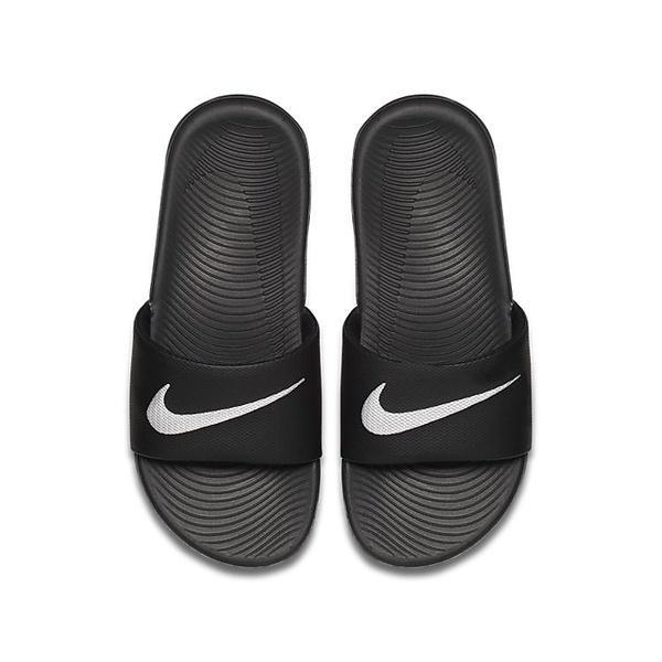 ナイキ NIKE819352 カワ スライド(GS/PS) キッズ ジュニア レディース  シャワーサンダル■商品説明001 ブラック/ホワイトナイキ カワ キッズスライドは、練習や試合後の足の疲労回復をサポート。足によくなじむストラップ、...