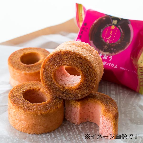 12,000円（税込）以上のお買い上げで日本全国送料無料あまおう苺を生地に練りこみ、一層一層丁寧に焼き上げた苺の味わい広がる、しっとりなめらかなキャラメリゼのバウムクーヘン。