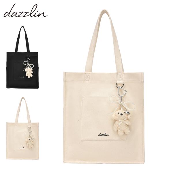 【遊び心のあるCASUAL MINDをプラスオンしたブランド dazzlin】かわいいクマのチャームが付いたリボン付き縦型トートバッグ。一年中使える頑丈なウォッシュドコットンを使用し、シーンを選ばず使いやすさ抜群です。A4サイズも収納可能で...
