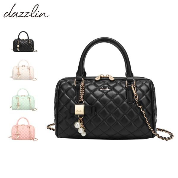 【遊び心のあるCASUAL MINDをプラスオンしたブランド dazzlin】ふっくらキルティングにパール付きのリボンチャームが付いた女性らしいデザインのボストンバッグ。フェミニンカジュアルMIXなスタイリングが叶います。500mlのペット...