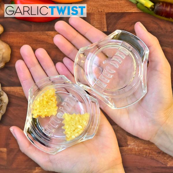爆買【ガーリックを素早く、簡単にきれいなみじん切りができる時短キッチンツール NexTrend GARLIC TWIST】手もまな板も汚さず、臭いも付けずにニンニクのみじん切りが手早く簡単に出来る調理器具が登場。薄皮を取り適度な大きさのニン...