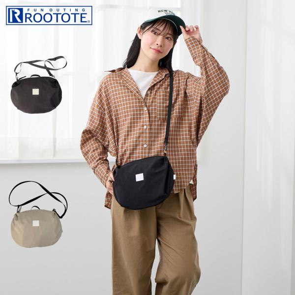 旅行のパッキングから目的地での移動、アクティブな観光まで、あらゆるシーンでの使用を想定して設計された多機能サコッシュです。ROOTOTEが培ってきた利便性を凝縮し、荷物の出し入れを円滑にするファスナー開閉式を採用しています。本体には軽量で引...