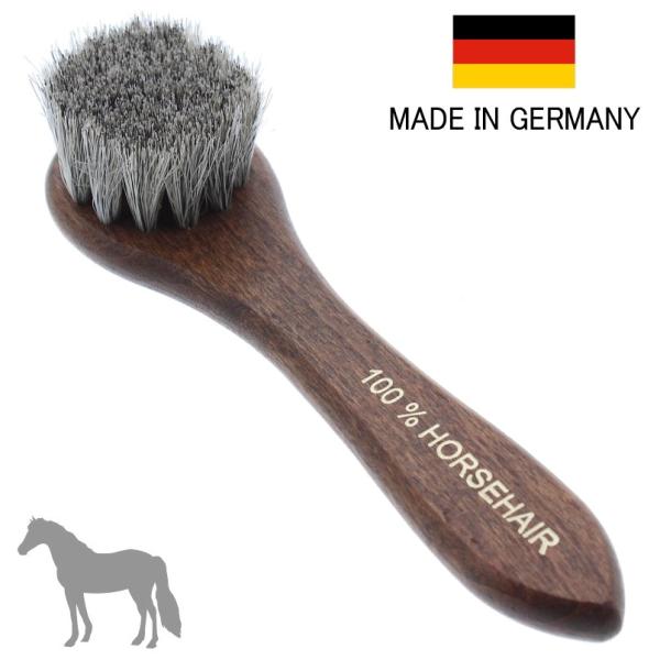 【商品説明】クリーム塗布や小物、コバ、メダリオン部分などのお手入れに使用する小型ブラシ。高級馬毛を１００％使用しており、毛並みが柔らかいので綺麗にお手入れできます。上品なニス仕上げなので、高級感があります。【毛質】高級馬毛１００％【サイズ】...