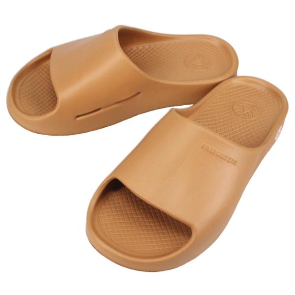 【商品説明】「最高のクッション性」を再定義して完成した雲の上を歩くようなふわふわな履き心地です。ただ柔らかいスライドサンダルではなく、独自開発のＥＶＡフォームをアウトソールまで使用しており、究極のリラックスを約束します。もちろん、家やオフィ...