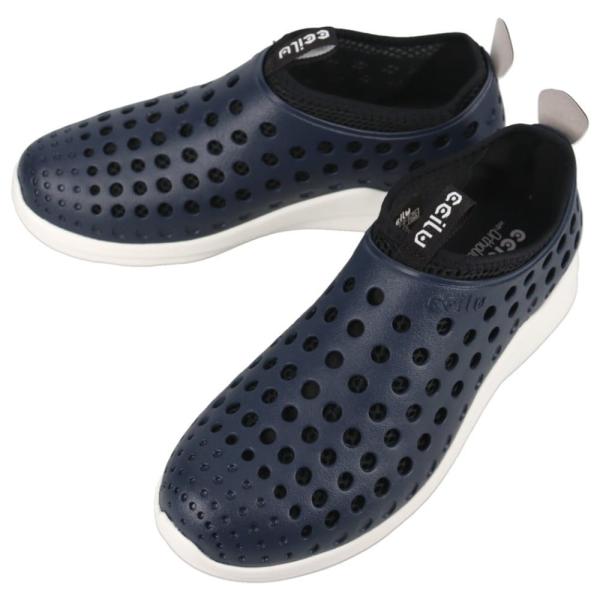 【商品説明】アッパーだけでサンダルとして、インナーだけで室内履きとしても使える3WAY。アッパーのみで着用の場合のインソール付き。持ち運びに便利なシューズバッグ付。タウンユースからアウトドアまで幅広く活躍。通気性に優れたメッシュインナー。す...