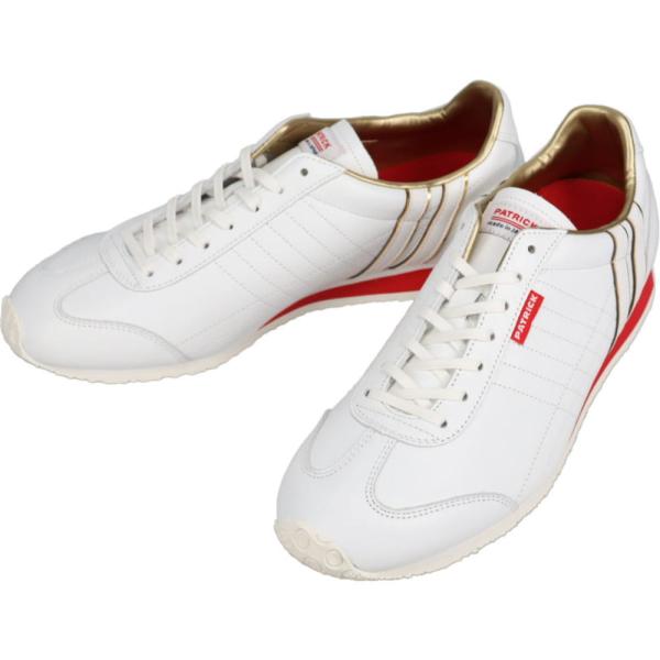 【商品説明】椿の華やかさを纏うシューズ。日本の伝統的な花である椿をイメージし、全体の配色は白をベースに、ゴールドとレッドの差し色を効果的に取り入れています。この配色により、シューズ全体が華やかで洗練された印象を持ち、日の丸のように力強く咲く...