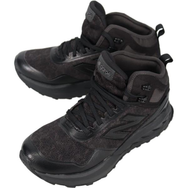 【商品説明】ライトハイクに求められる多機能を搭載した軽量モデル「Fresh Foam X Garoe Hiker GORE-TEX」が、v2にアップデート。ミッドカット構造と防水性に優れたGORE-TEX?素材が不整地でもぐらつきを抑制しな...