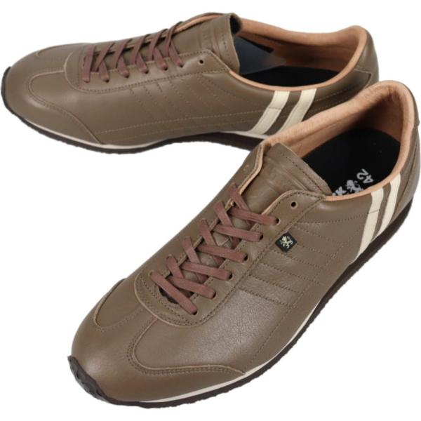 【商品説明】PAMIR譲りの端正なシルエットに、撥水という実用性をプラスした「PAMIR+」。革靴ライクな佇まいはそのままに、天候を気にせず履けるのが魅力です。雨の日もスマートに決まる、大人のための進化系レザースニーカー。アッパーには柔らか...