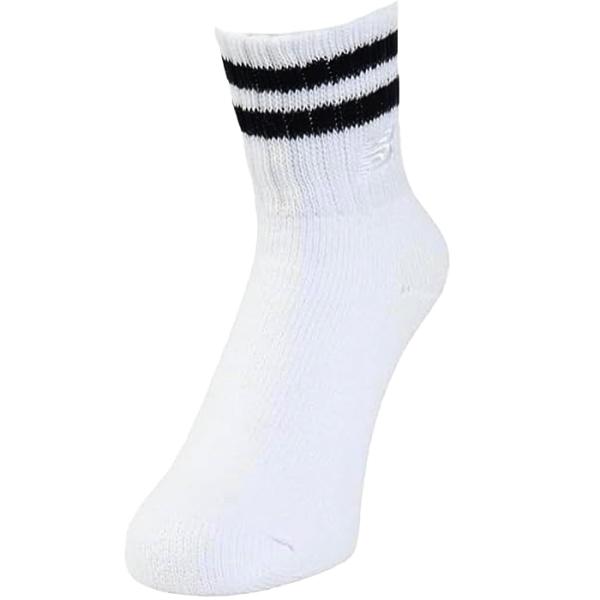 総パイル仕様のフット部分が、タオル地のような柔らかさと通気性を提供する15cm丈のコンフォートショートソックス。締め付けが少ないストレスフリーな履き口部分は、表糸を増やし裏糸を抜き、表糸＋ゴム糸だけで編みました。独特な味のある表面感を醸し出...