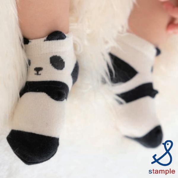 【商品説明】コロッとカワイイパンダのカップ入り（立体パッケージ）ベビーソックス。普段使いはもちろん、出産祝い等の贈り物にもおすすめです。【素材】綿／ポリエステル／ポリウレタン