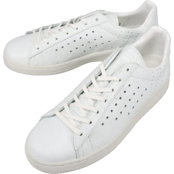 【商品説明】「ケベック」の素材提案モデルが、今季はエレガントなペーズリー柄で登場。細かなペーズリーのパターンが、シューズ全体に品のある特別な一足として足元からスタイルを格上げします。アッパーには上質なステアレザーを使用し、ガラス加工で深みの...