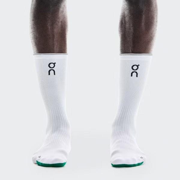 【商品説明】エリートランソックスハイ：長距離ランナー向けの超軽量ソックス。優れた通気性で水ぶくれの原因となる汗を逃し、足元を涼しく保ちます。＜特徴＞重さ: 34g軽量な糸で通気性を確保着圧ゾーンを施した、ややタイトなフィット感一体型のアーチ...