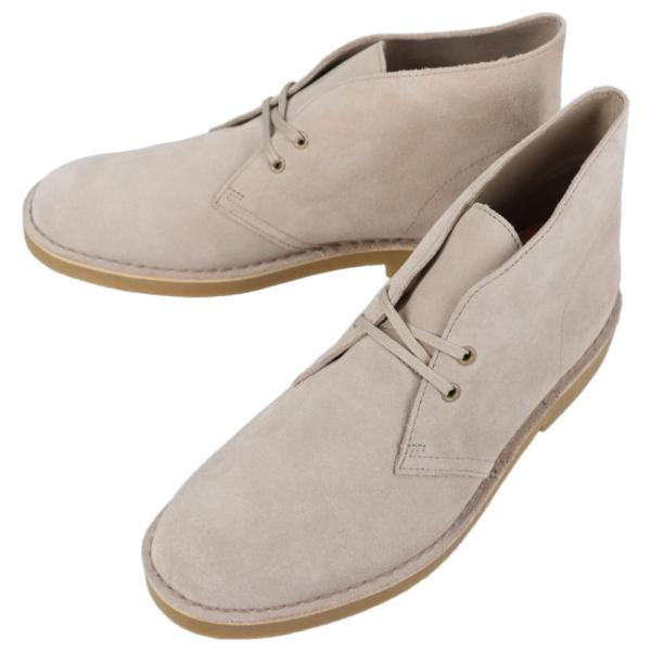 【商品説明】クラークスオリジナルズのデザートブーツのスタイルをそのままにクッション機能で現代的な履きやすさを取り入れた「デザートブーツ エヴォ」に、ブランド200周年を記念した特別モデルが登場。フィット感のある形状に、取り外し可能な フット...