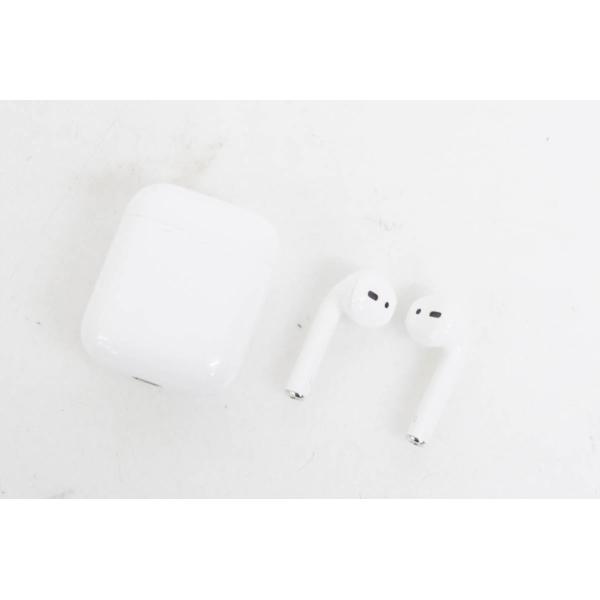 ●商品情報・ケースから取り出すだけで、あなたのiPhone、Apple Watch、iPad、Macと一緒に使えます。・AirPodsは両耳でも片耳だけでも使えます。・音量を調節したり、曲を変えたり、電話をかけたり、道順を調べたい時は「He...