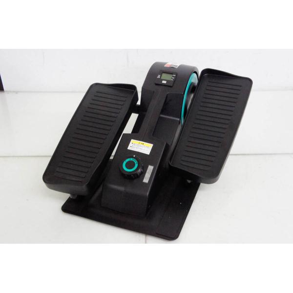 ●商品情報・座って脚を動かすだけ！・キュービーは自宅で手軽に運動ができるミニサイクルマシンです。・テレビを見ながら、仕事をしながら、好きな時間に好きな場所でウォーキング気分が味わえます。・サイズ／(約)縦58.5×横30.5×高さ24cm・...